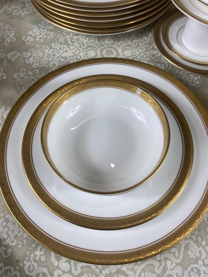 Royal Worcester Davenham Dinner Set - Etsy
