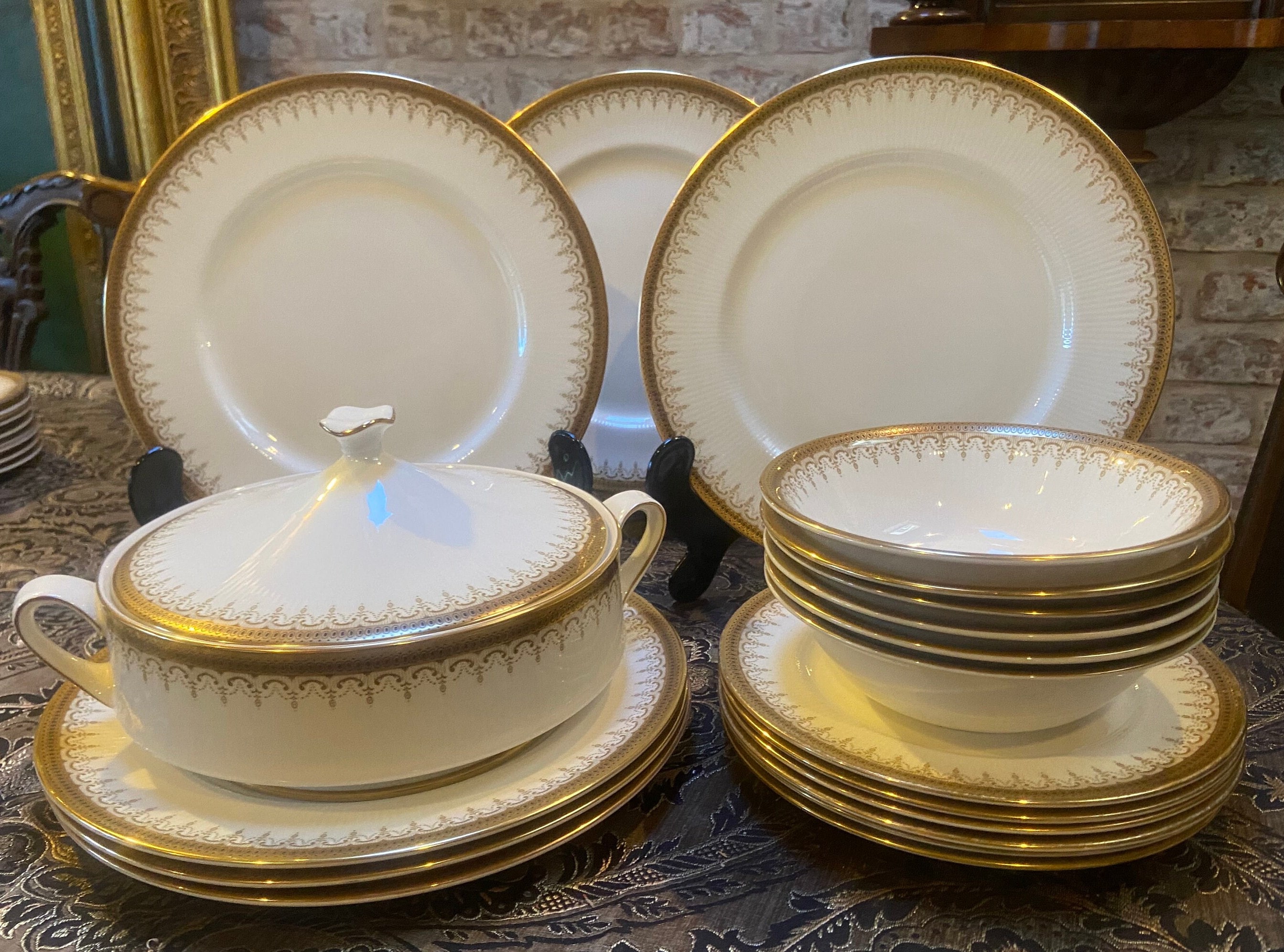Paragon Athena Dinner Set - Etsy