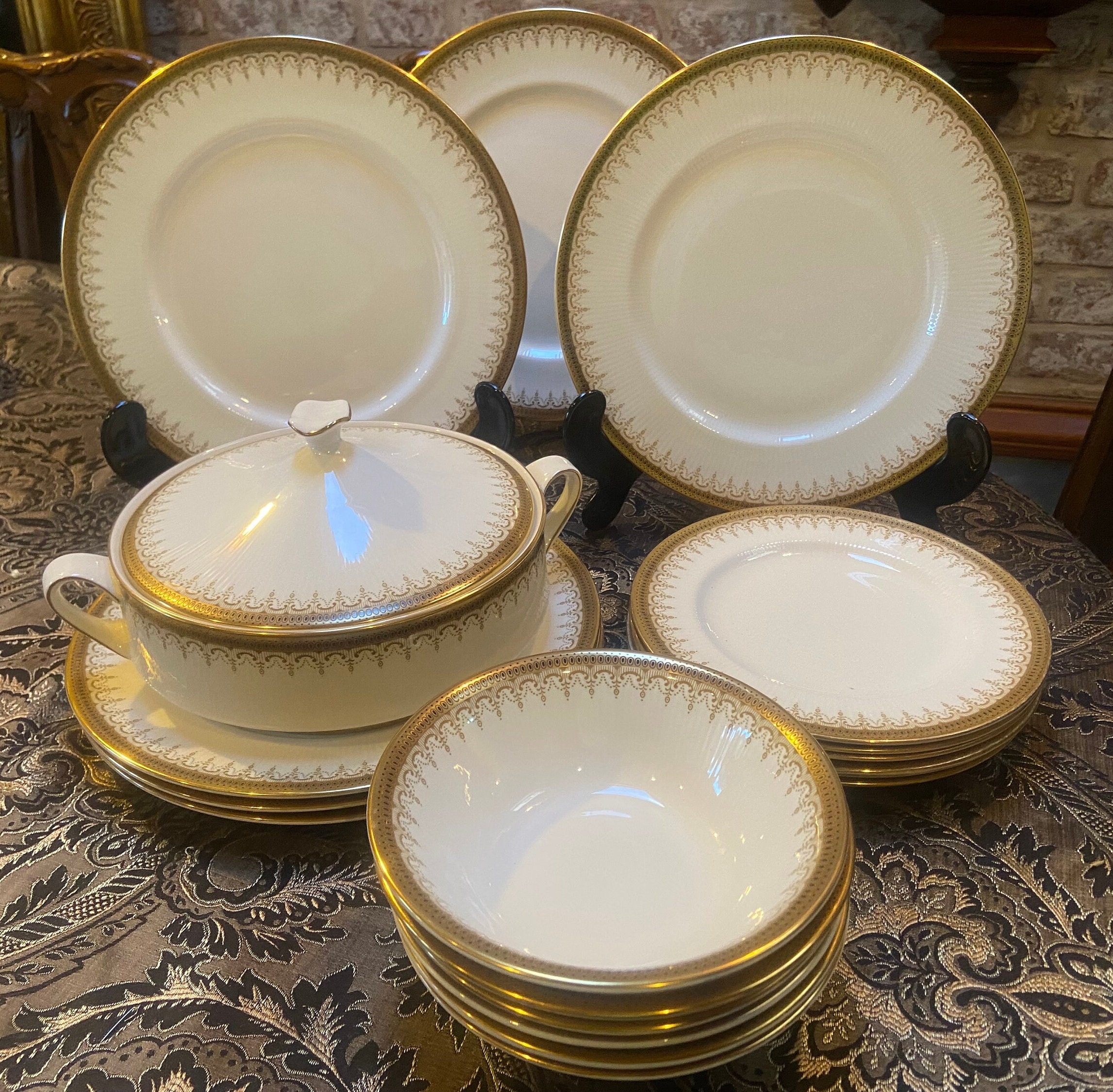 Paragon Athena Dinner Set - Etsy