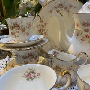 Royal Albert/paragon Victorian Rose Tea Set - Etsy