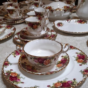 Royal Albert “old Country Roses “ Dinner Set - Etsy