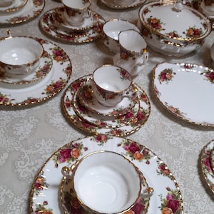 Royal Albert “old Country Roses “ Dinner Set - Etsy