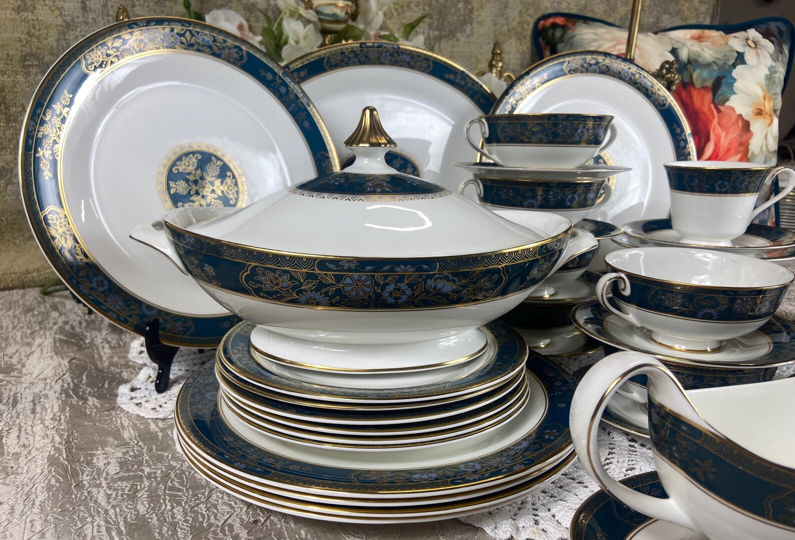Royal Doulton Carlyle Dinner Set - Etsy Canada