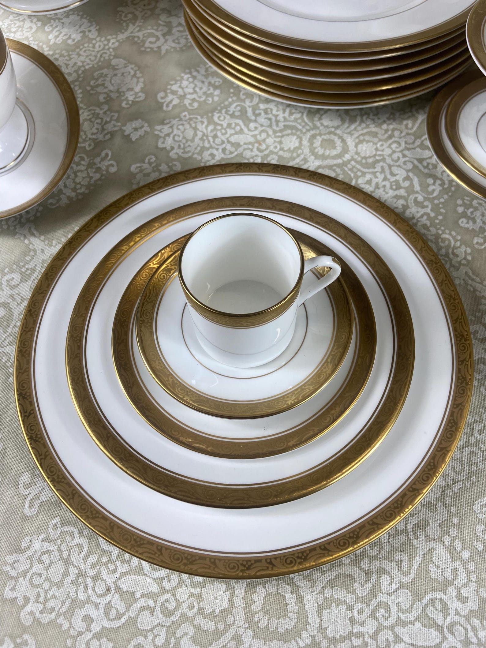 Royal Worcester Davenham Dinner Set - Etsy