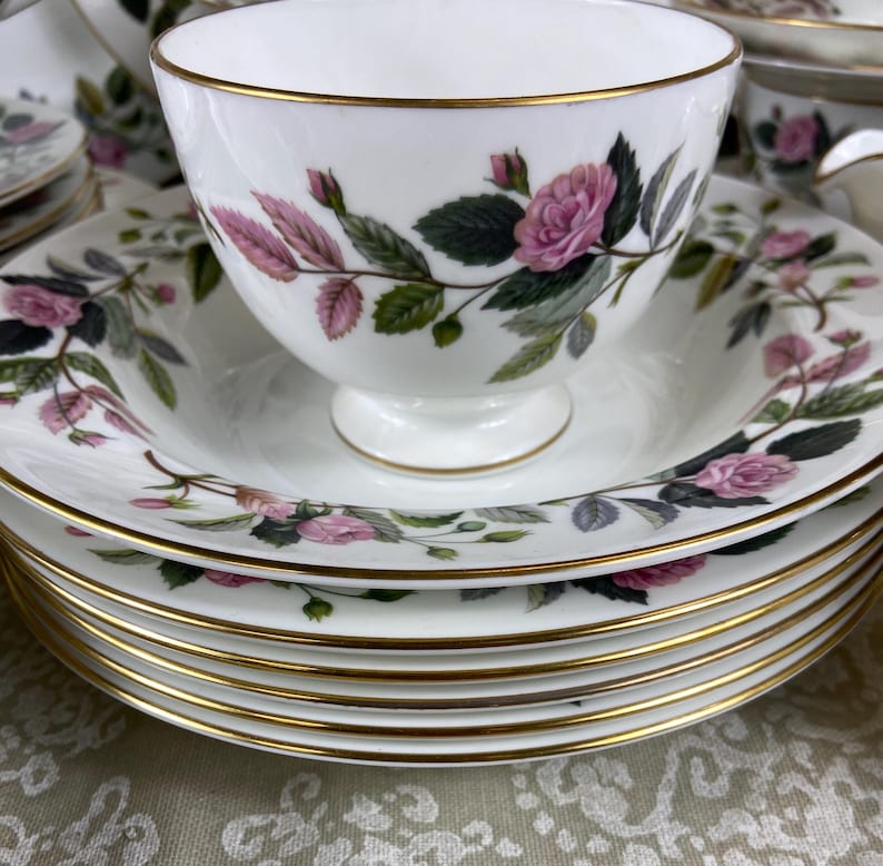 Vintage Hathaway Rose Dinner/tea Set - Etsy