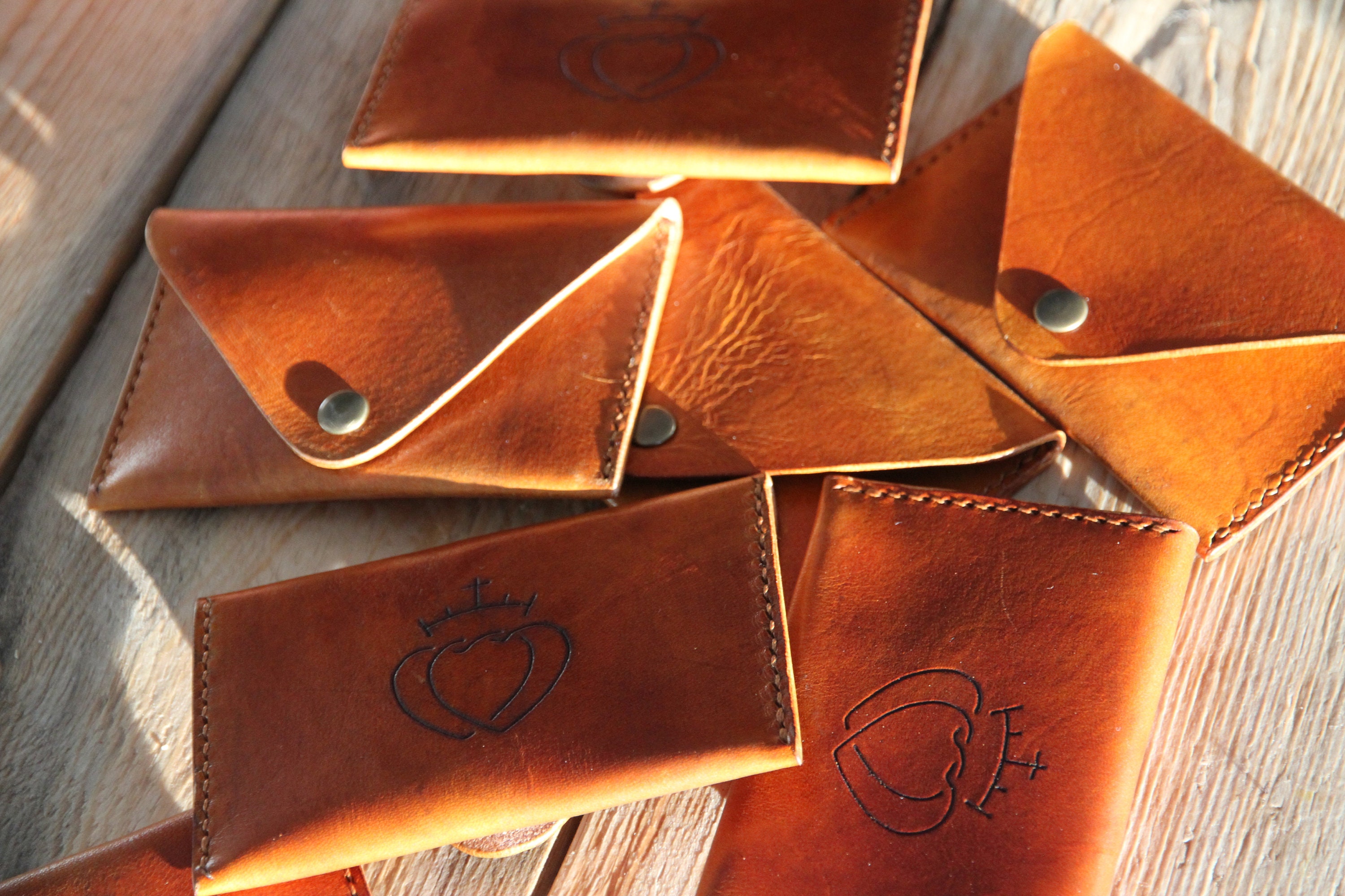 SSPX Emblem Leather Envelope Card Holder: Traditional Brown Easy Close ...