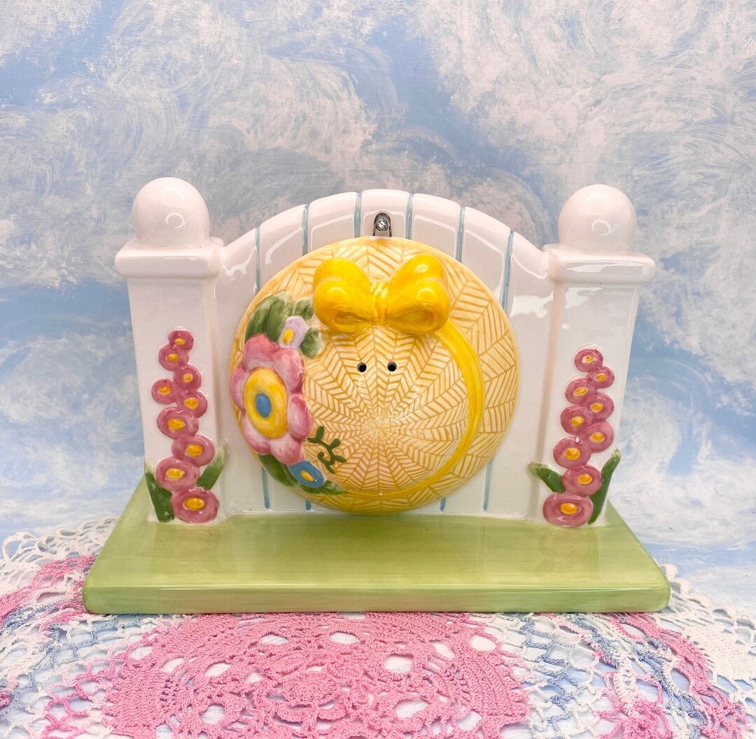 Mary Engelbreit "garden Breit" Salt & Pepper Shaker Set Hats Bonnets ...