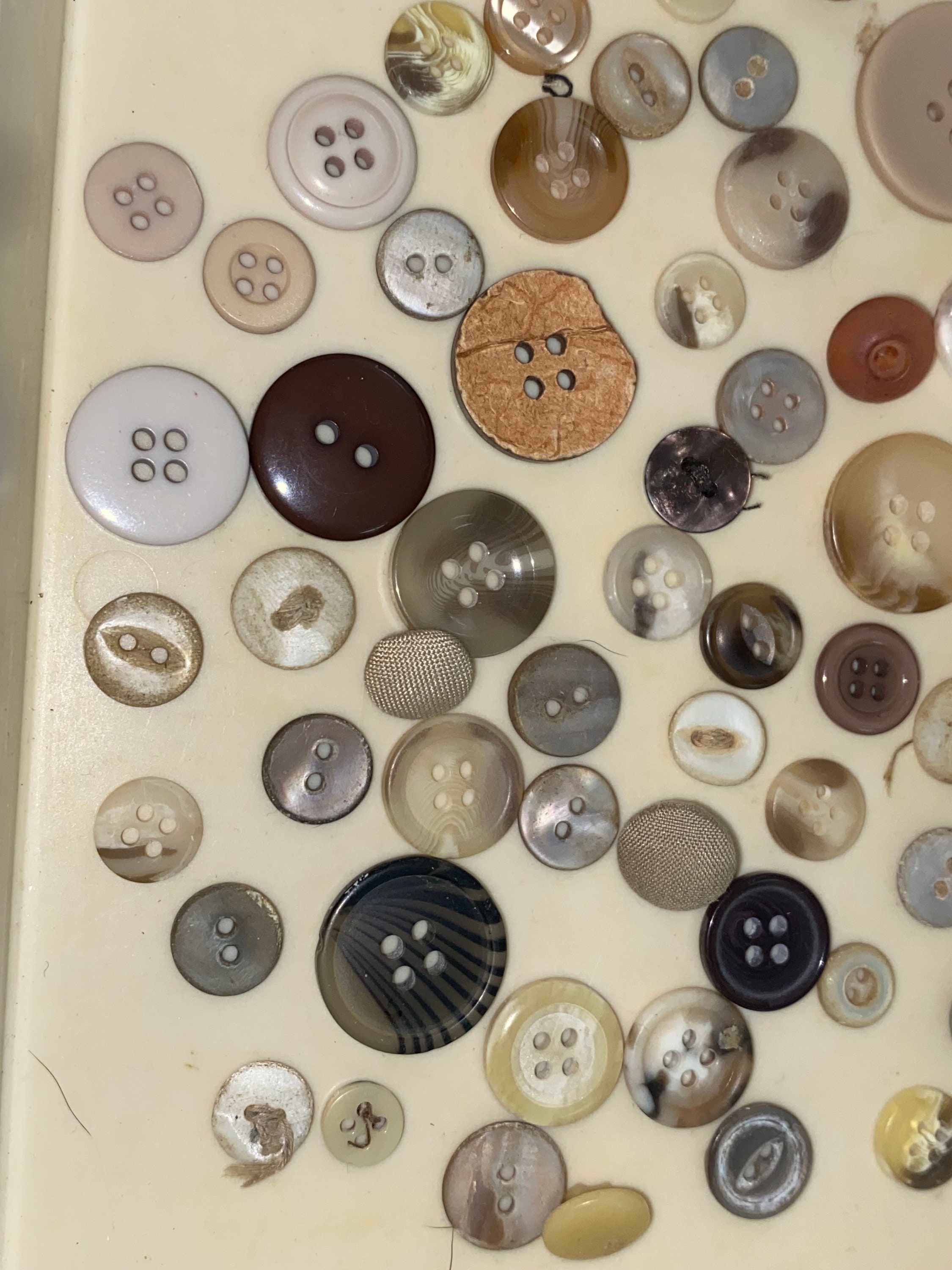 Vintage Buttons Shades of Tan, Brown, Khaki, Beige Set of 55 Pieces ...