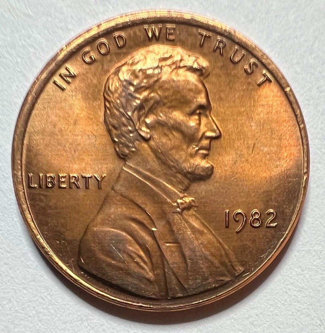 1982 Small Date Lincoln Head Copper Penny. NATURALLY TONED ...