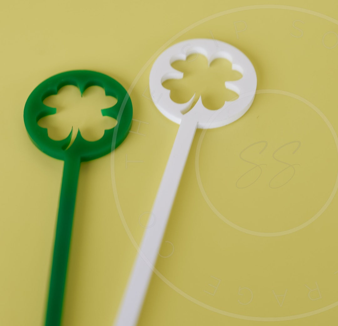 SET OF 4- Drink Stirrers Saint Patrick's Day Round Shamrock Drink ...