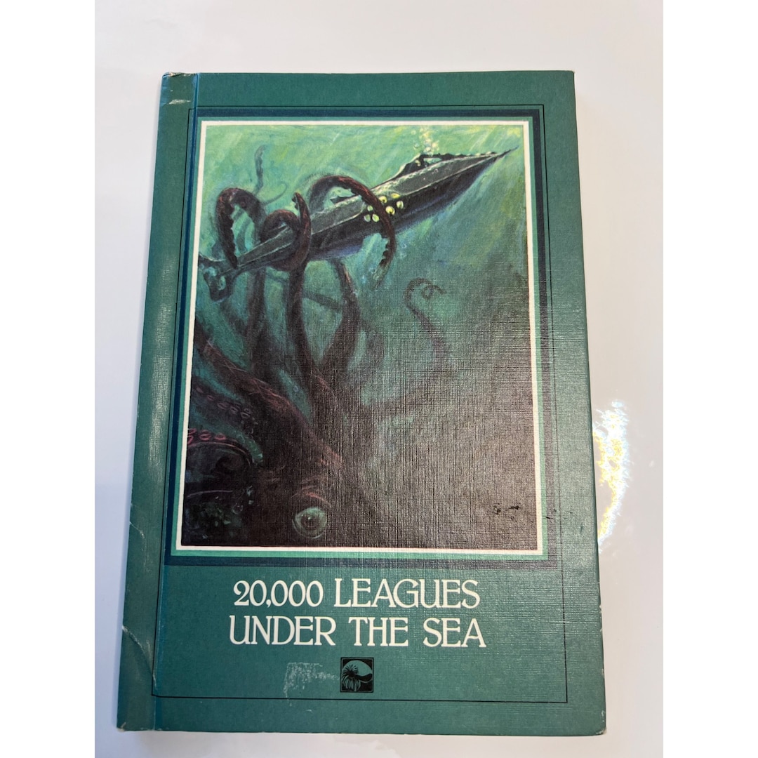 C 1980 20,000 Leagues Under the Sea HC Book Homeschool Vibrant Illus ...