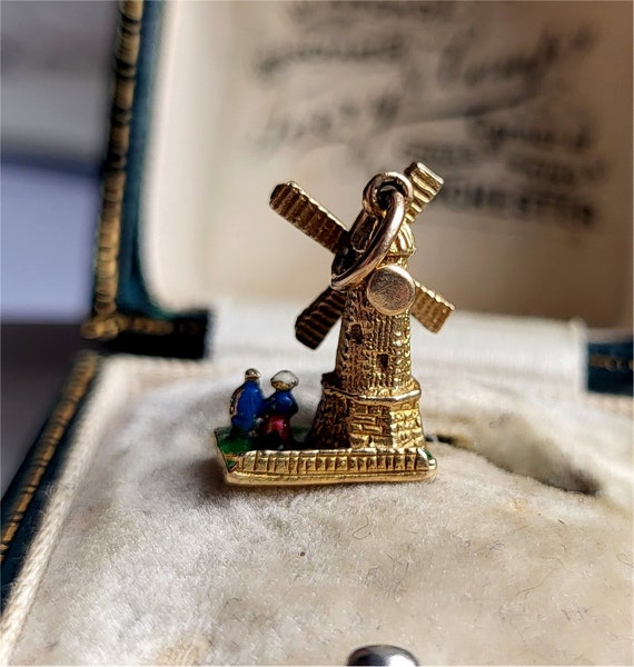ENAMELED SPINNING Vintage 9ct Gold Windmill Charm. 9c… - Gem