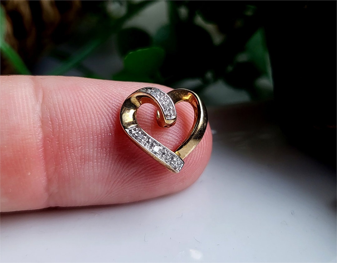 MINIMALIST Vintage 9ct Gold Heart Diamond Pendant. 5 Diamonds! 9ct Gold ...