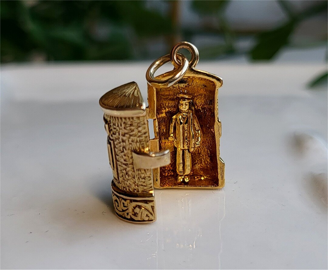 RARE OPENING Vintage 9ct Gold Post Box Charm. OPENS to Reveal Postman ...