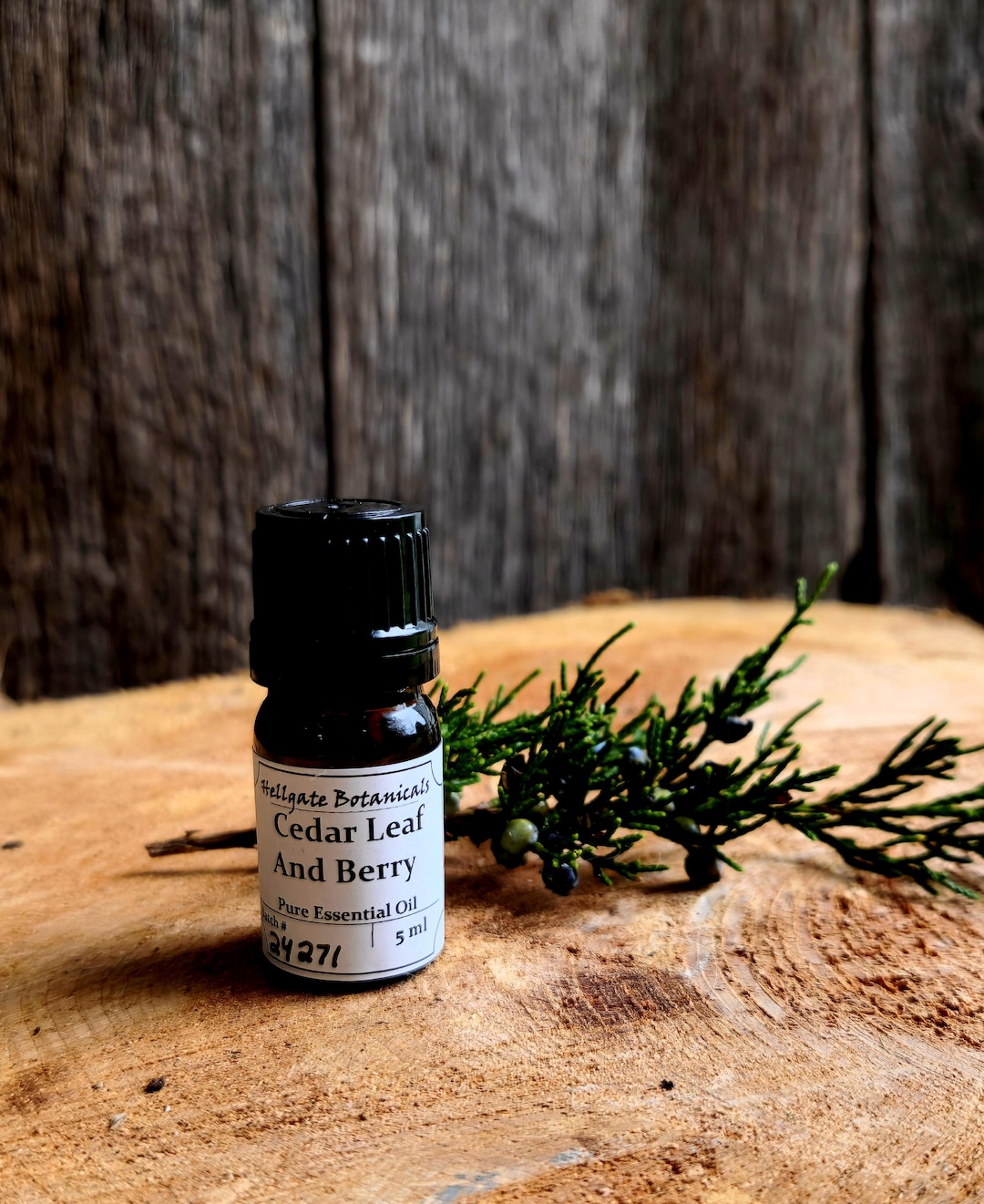 Eastern Red Cedar (juniperus Virginiana) Leaf and Berry Essential Oil ...