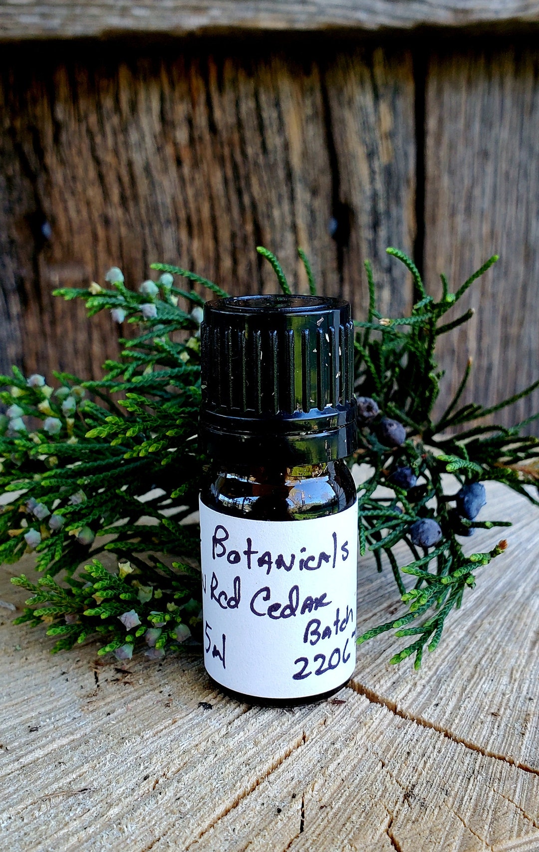 Eastern Red Cedar (juniperus Virginiana) Leaf and Berry Essential Oil ...