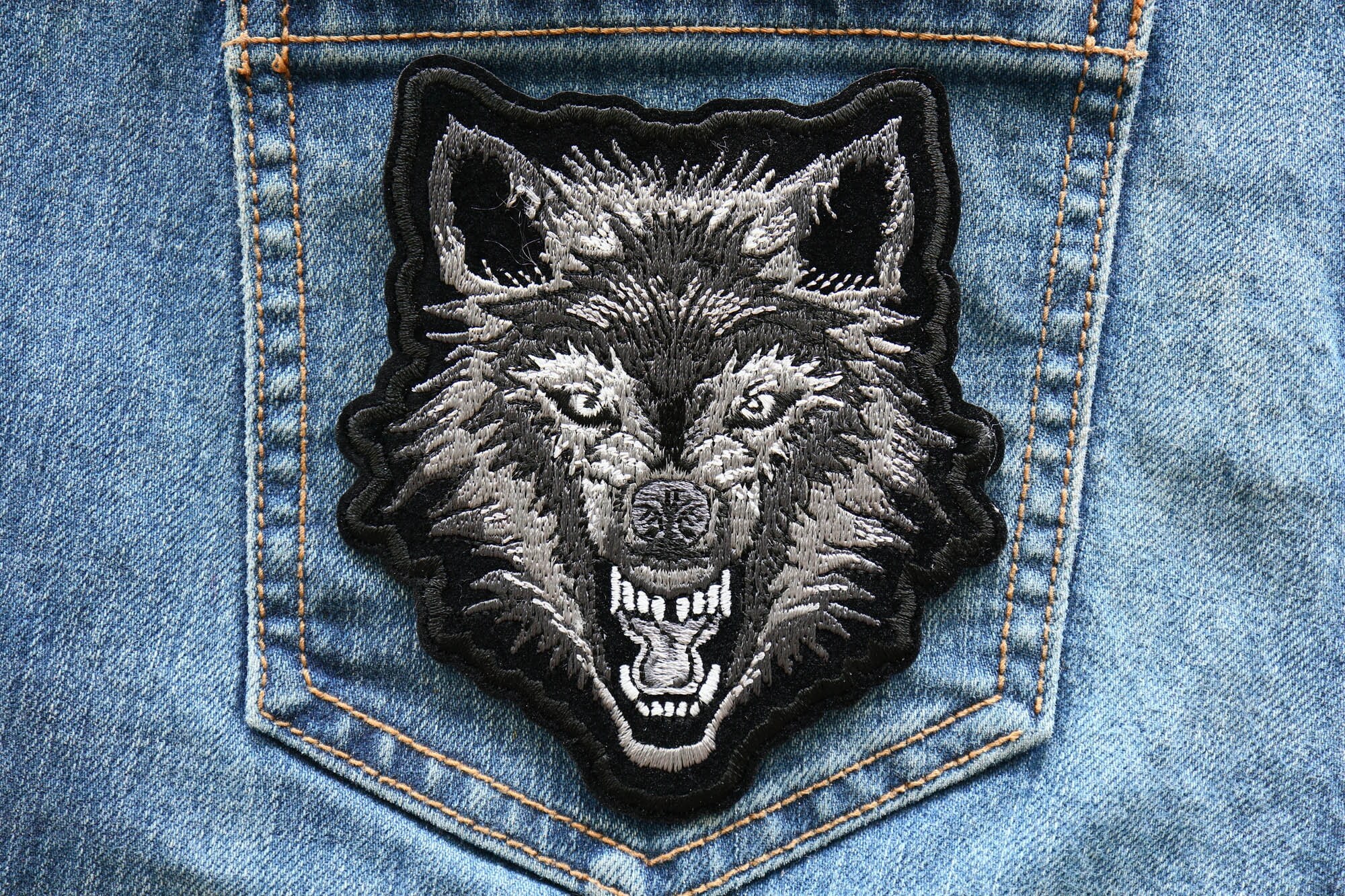 Gray Wolf Patch Embroidered Angry Snarling Sew or Iron on Patch for the ...