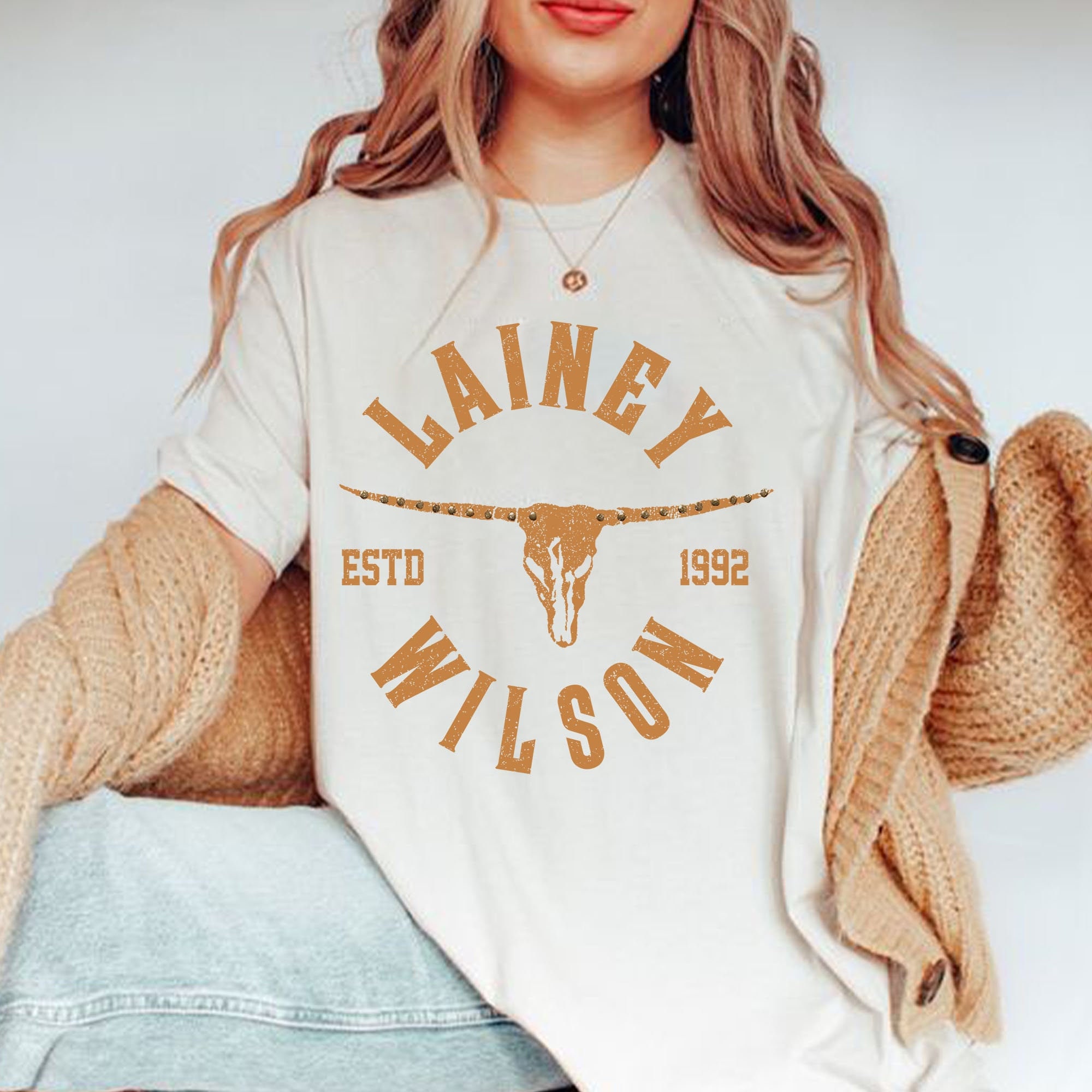 Lainey Wilson ESTD 1992 T-shirt Lainey Wilson Bullhead Shirt - Etsy