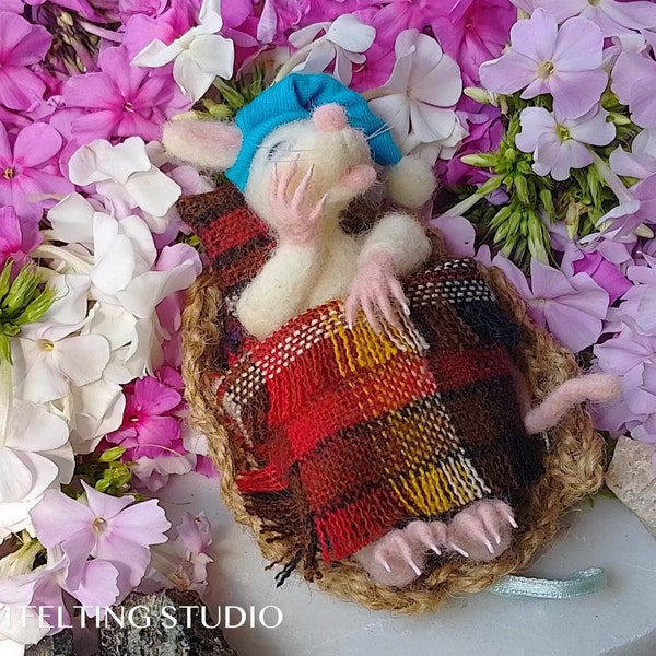 Sleeping Mouse Felted - Etsy