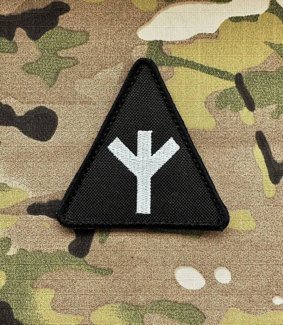 Patch "algiz Rune" Black - White Triangle Morale Badge Velcro Fastener ...