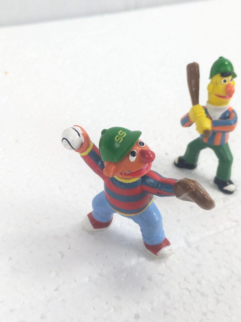 Sesame Street Muppet's ERNIE and BERT Baseball 2.5" Figure Applause 90 ...