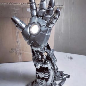 Iron Man Gauntlet Desk Lamp W/ LED Kit Articulated 3D Printed Statue ...
