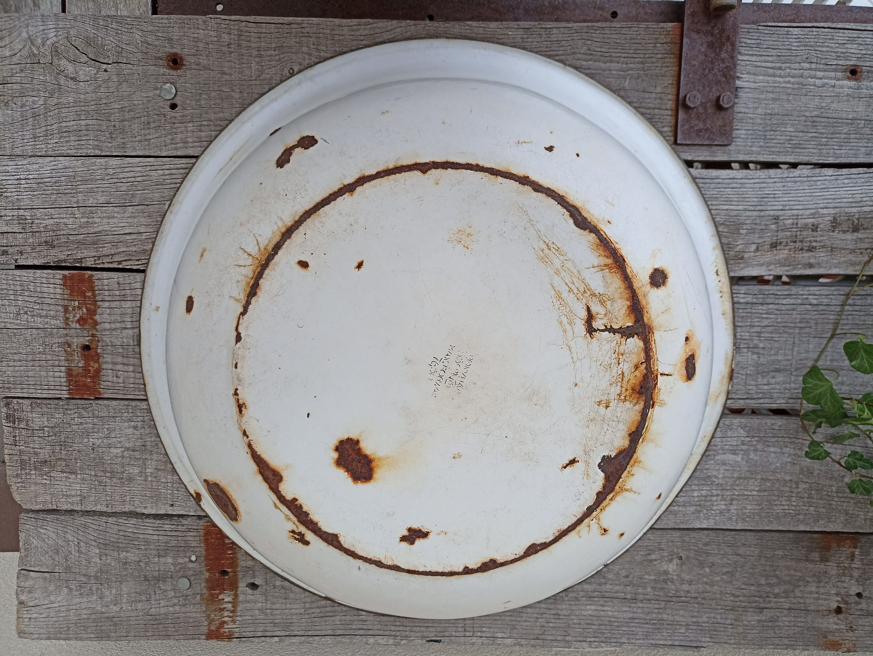 Antique White Aluminum Hand Washing Bowl Vintage Decoration Vintage ...