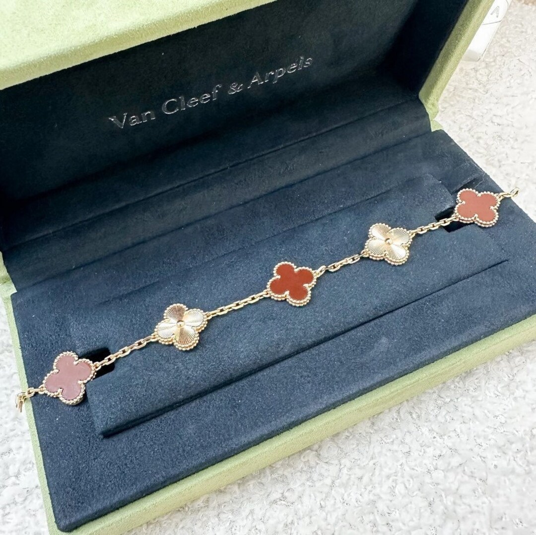 Van Cleef & Arpels Vintage Alhambra 18K Yellow Gold Carnelian 5 Pattern ...