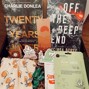 Large Book Lovers Box - Etsy