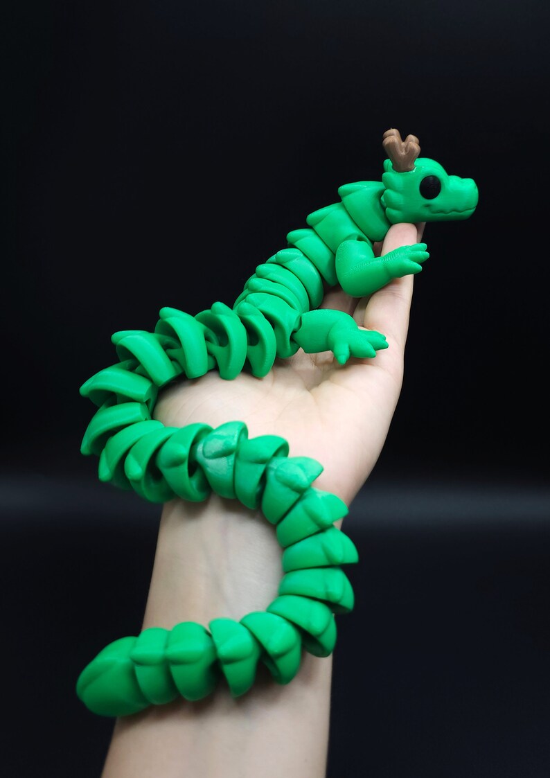 3D Printed Articulated Dragon Figurine, Handmade Toy, Bookshelf Decor ...