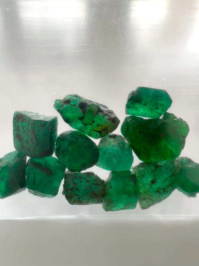 AAA Swat Emerald Rough | Raw Swat Crystals | Natural Swat Emerald Rough ...