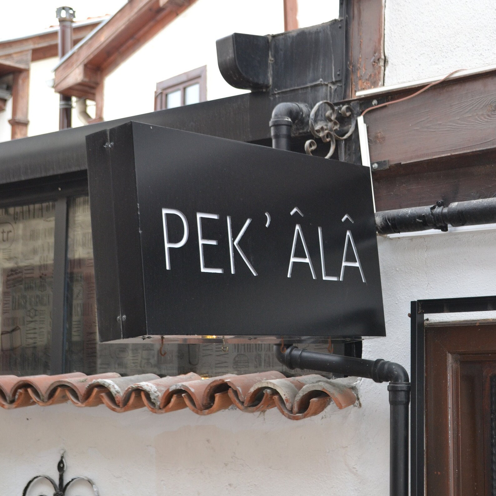 Square Light Box Store Front Sign, Round Shop Front Signage, Blade Sign ...