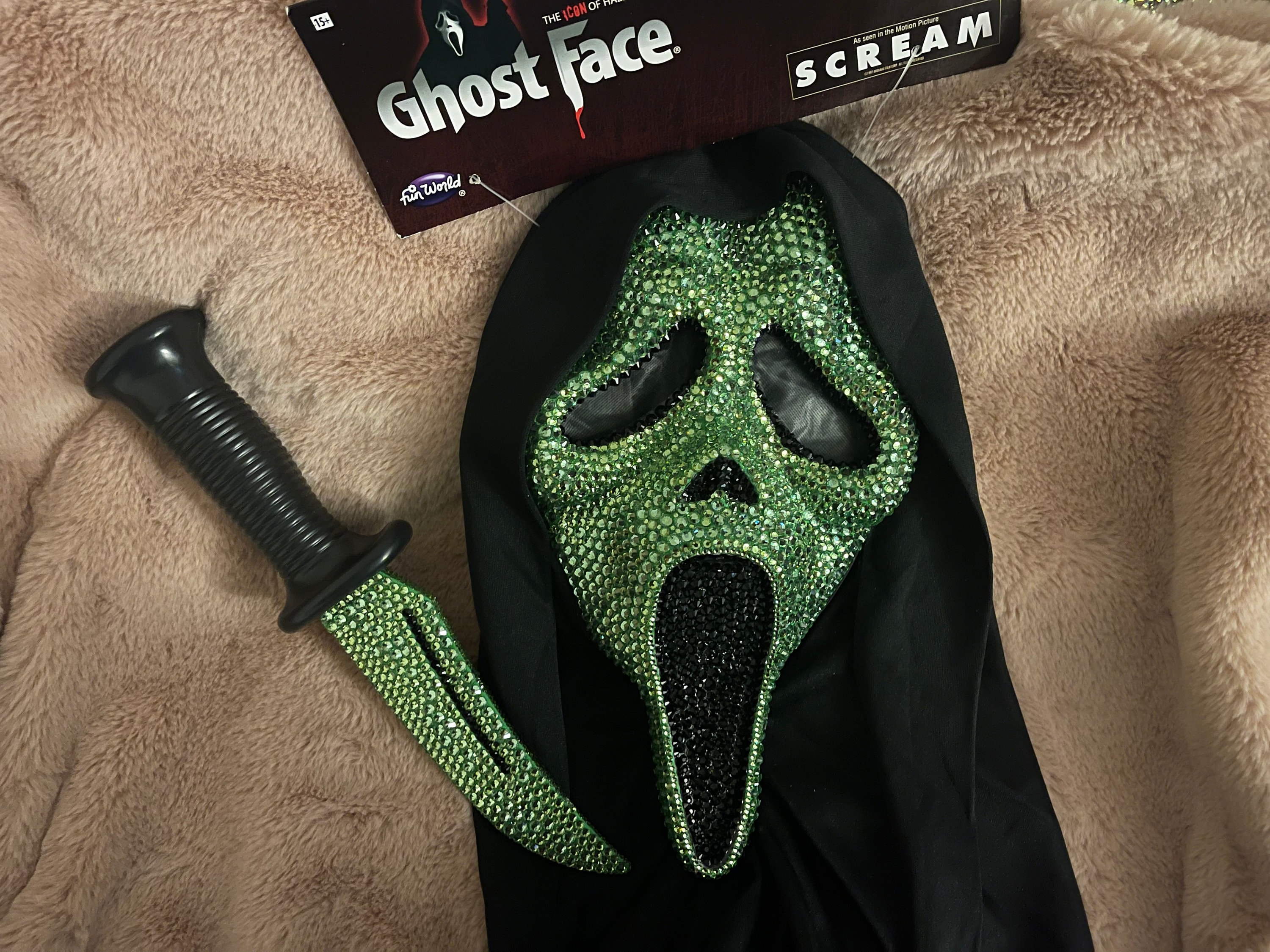SCREAM - STAB INSPIRED Green Ghostface Bling Mask and Prop Knife Set ...