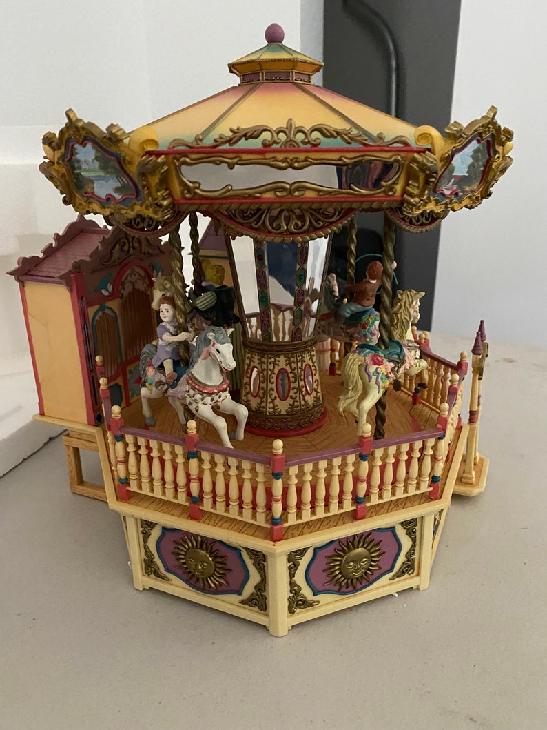 1992 Carousel Royale Deluxe Action & Illuminated Musical by Enesco - Etsy