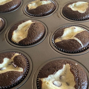 Blackbottom Cupcakes - 1 Dozen - Etsy