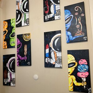 Ying Yang Aliens That Glows Under Blue Light - Hand Painted Acrylic ...