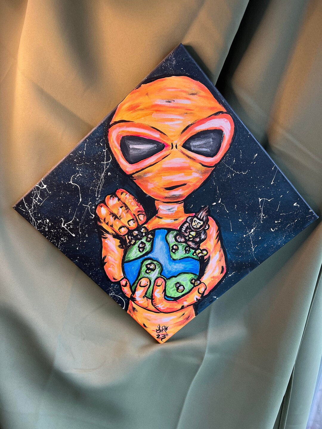 Teoría del simio que brilla bajo la luz azul Pintura acrílica pintada a ...