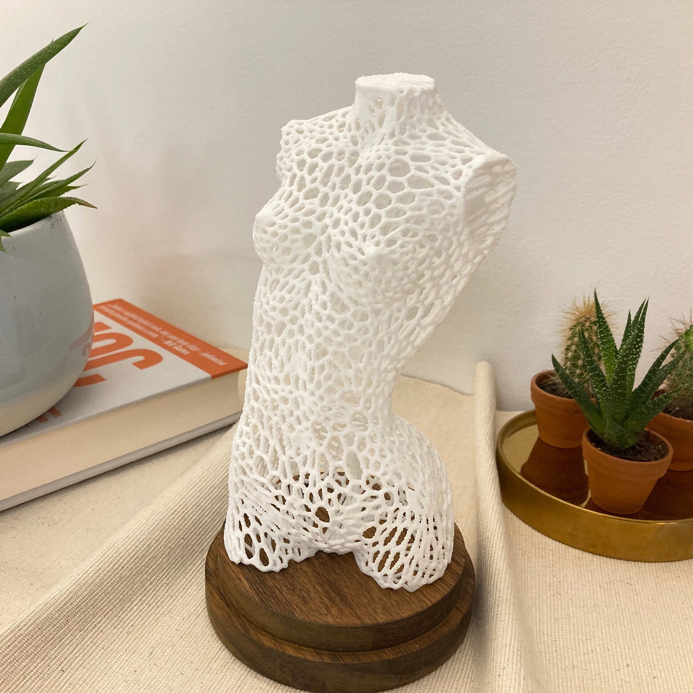 Voronoi Female Torso Statue, 3D Printed Home Decor - Etsy