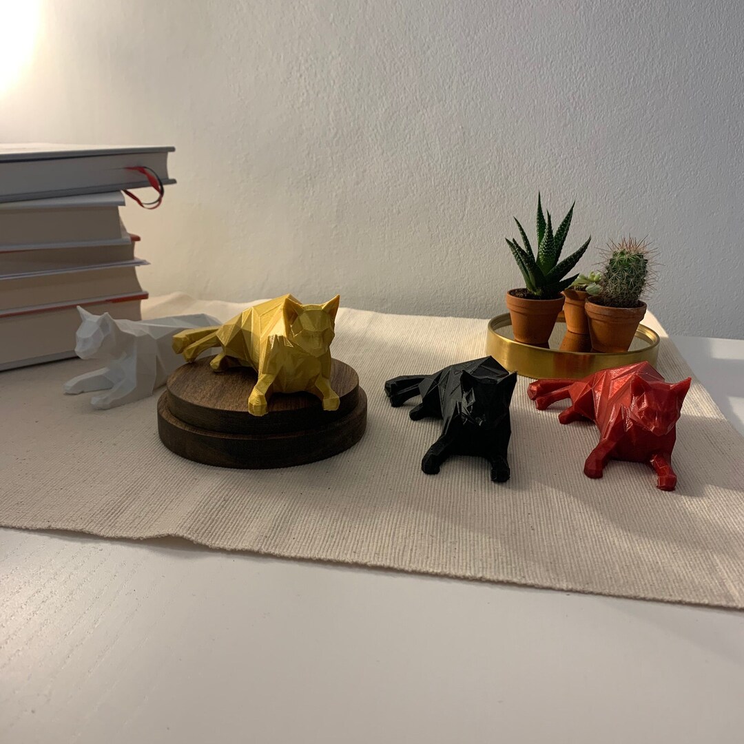 Exquisite Geometric Lying Cat Statue - Low Poly Sculpture With Unique ...
