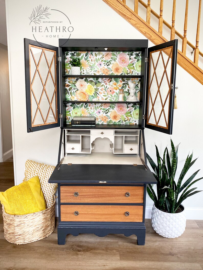 SOLD! Vintage Secretary Desk / Hutch - Etsy