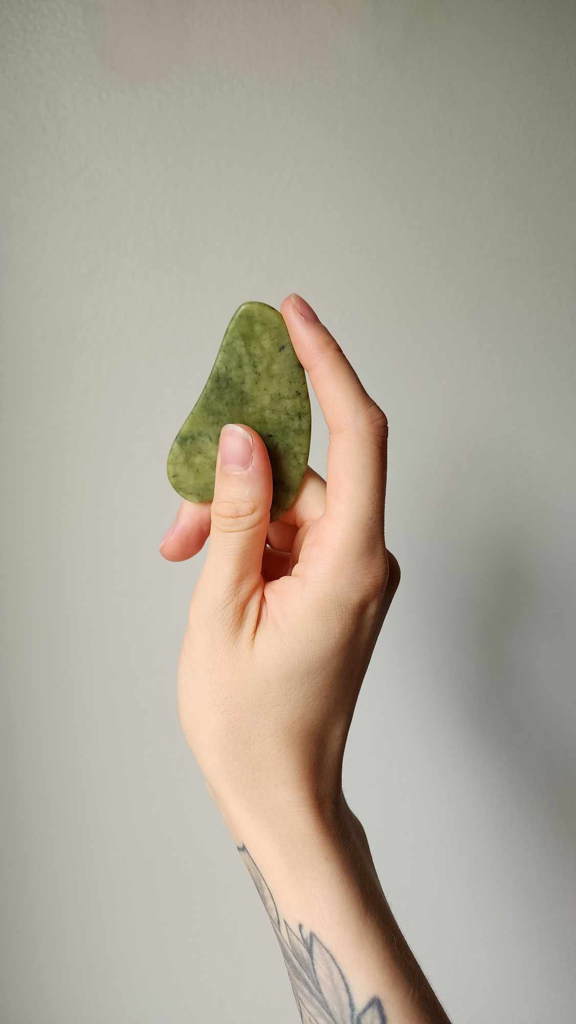 Jade Gua Sha Stone | Lymphatic Drainage, Green Crystal, Skin Care ...