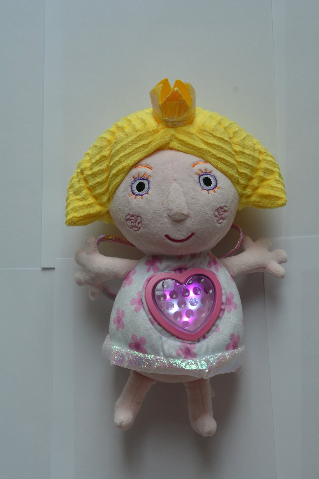 Ben and Holly's Little Kingdom Holly Light up Lullaby About 23cm Soft ...