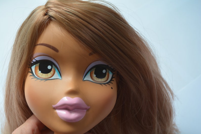 MGA Bratz Yasmin Light Brown Hair Styling Head Purple Star Base 2002 ...