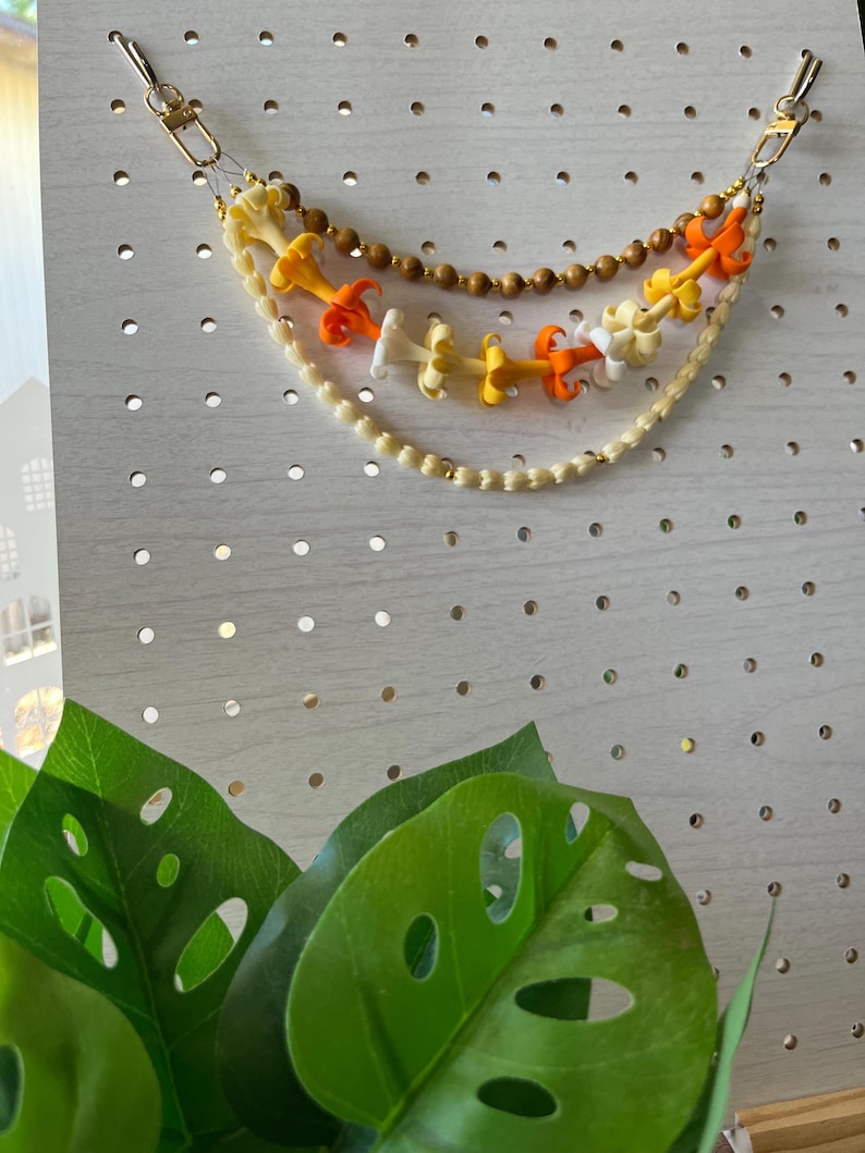 The KUULEI Purse Lei Set - Hula Bag Charm, Puakenikeni, ‘iliahi, Pikake ...