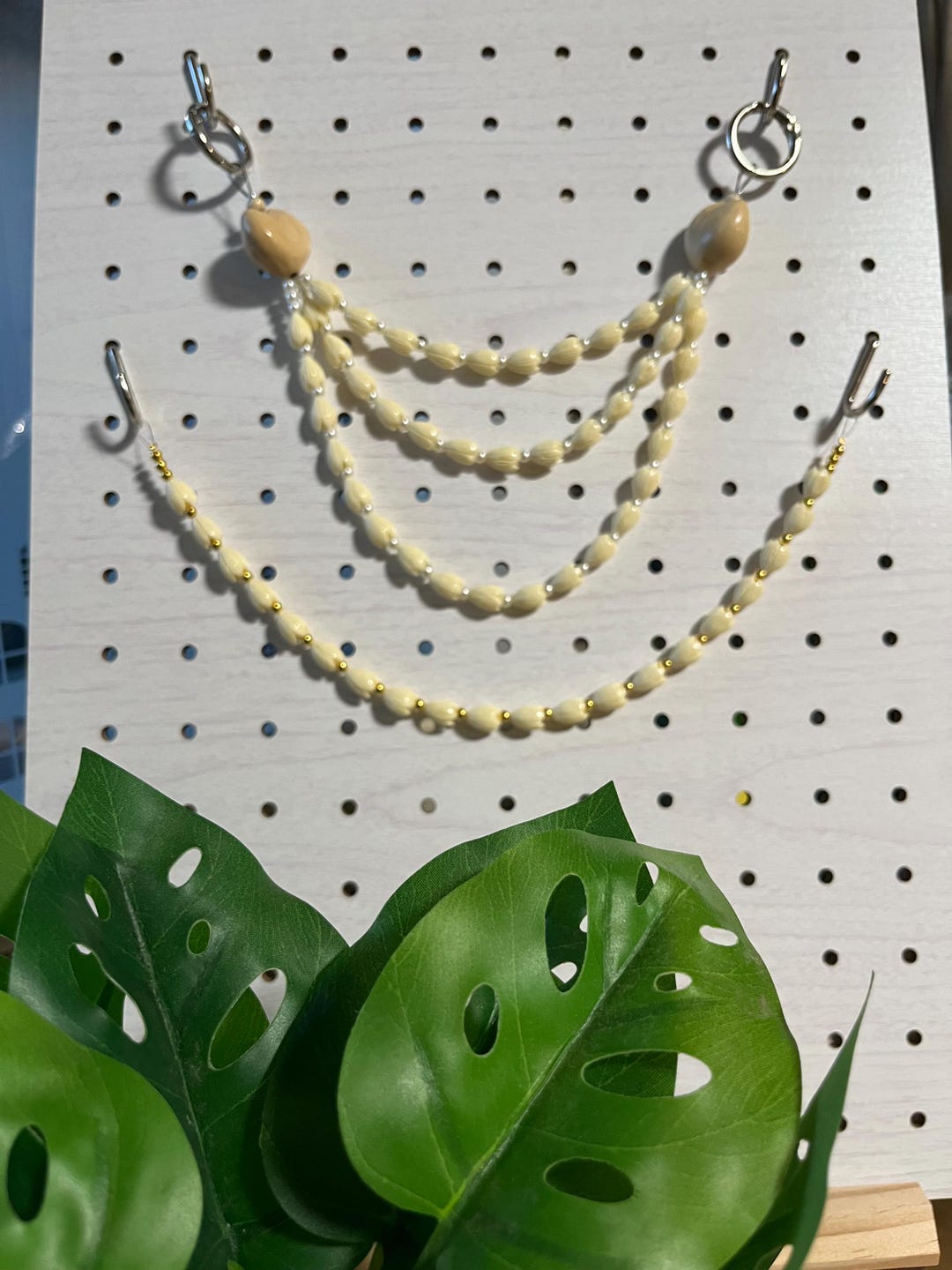 The KAWENA Purse Lei Set - Hula Bag Charm, Pikake, Kukui Nut, Jasmine ...