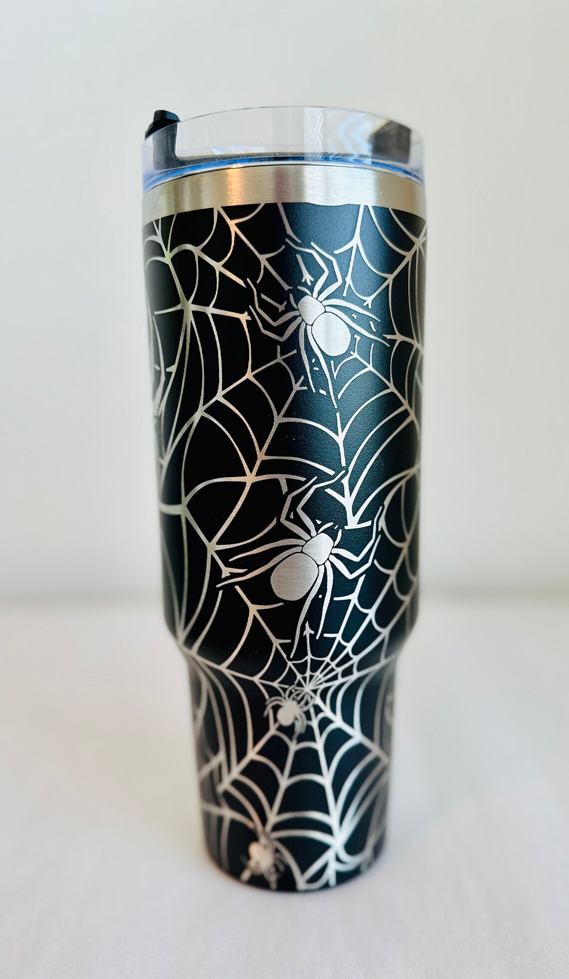 Spooky Seamless Spider Web Full of Spiders Laser Engraved on a 40oz ...