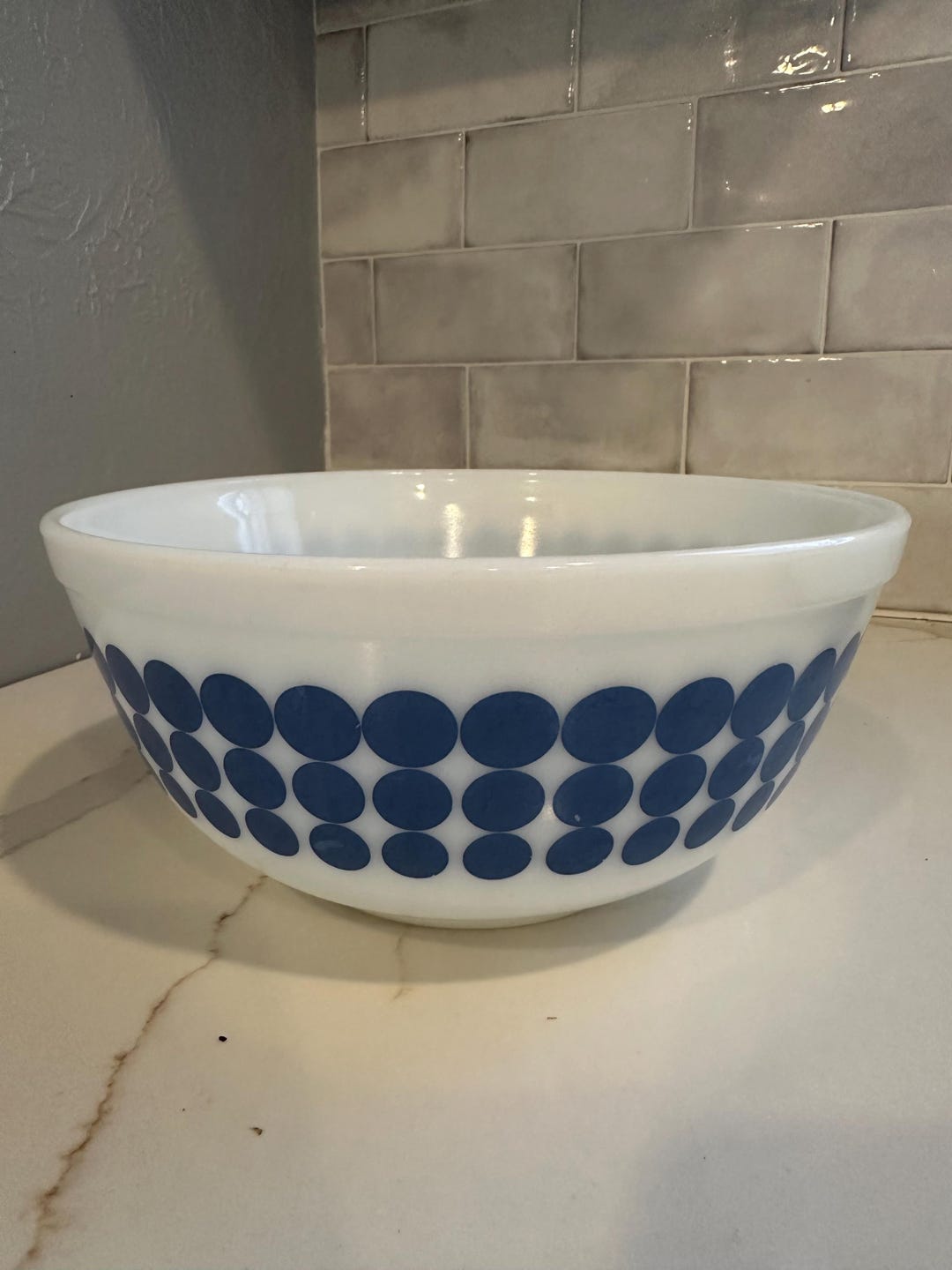 Vintage Pyrex Blue Dot 2 1/2 Quart Round Mixing Bowl - Etsy