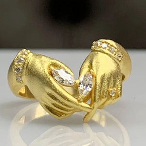 14K Yellow Gold Holding Vintage Ring for Romantic Ring Wedding Ring ...