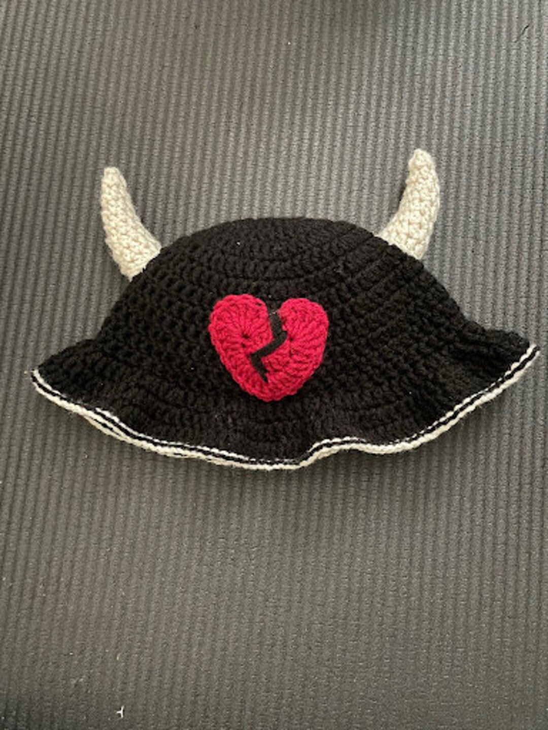 Broken Heart Bucket Hat Pattern - Etsy