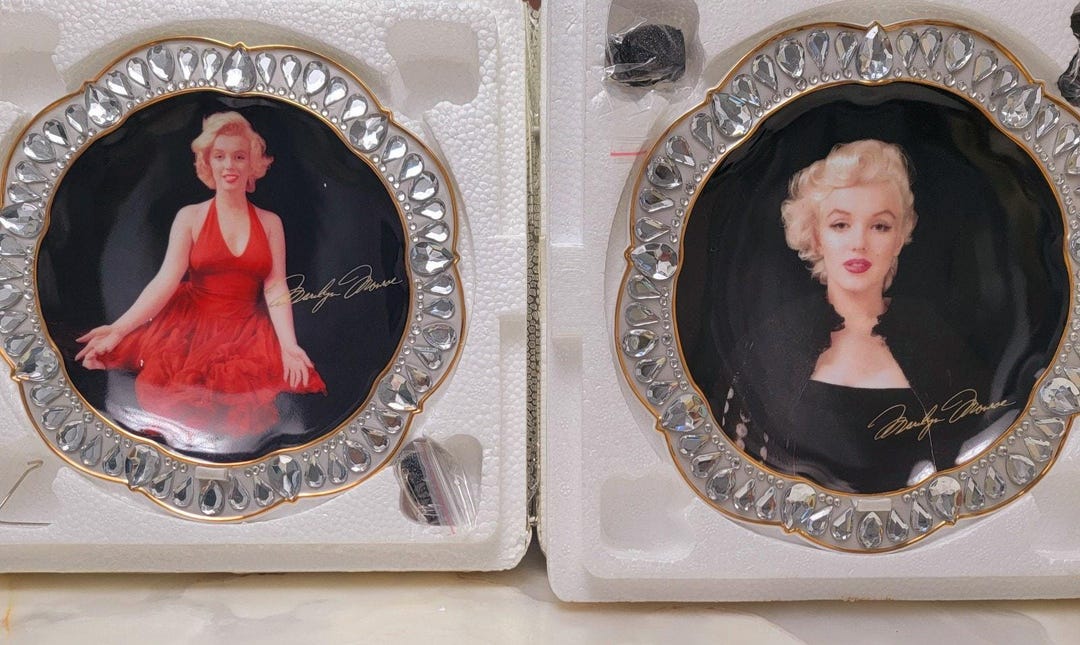 2 Marilyn Monroe 'sapphire & Ruby Legend' Jeweled Tribute Collector ...
